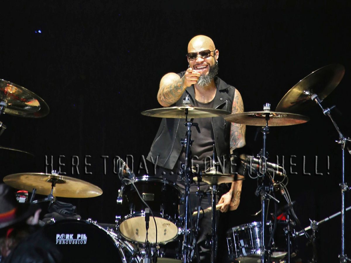 Frank Ferrer : pourquoi le batteur des Guns N’ Roses quitte le groupe ...