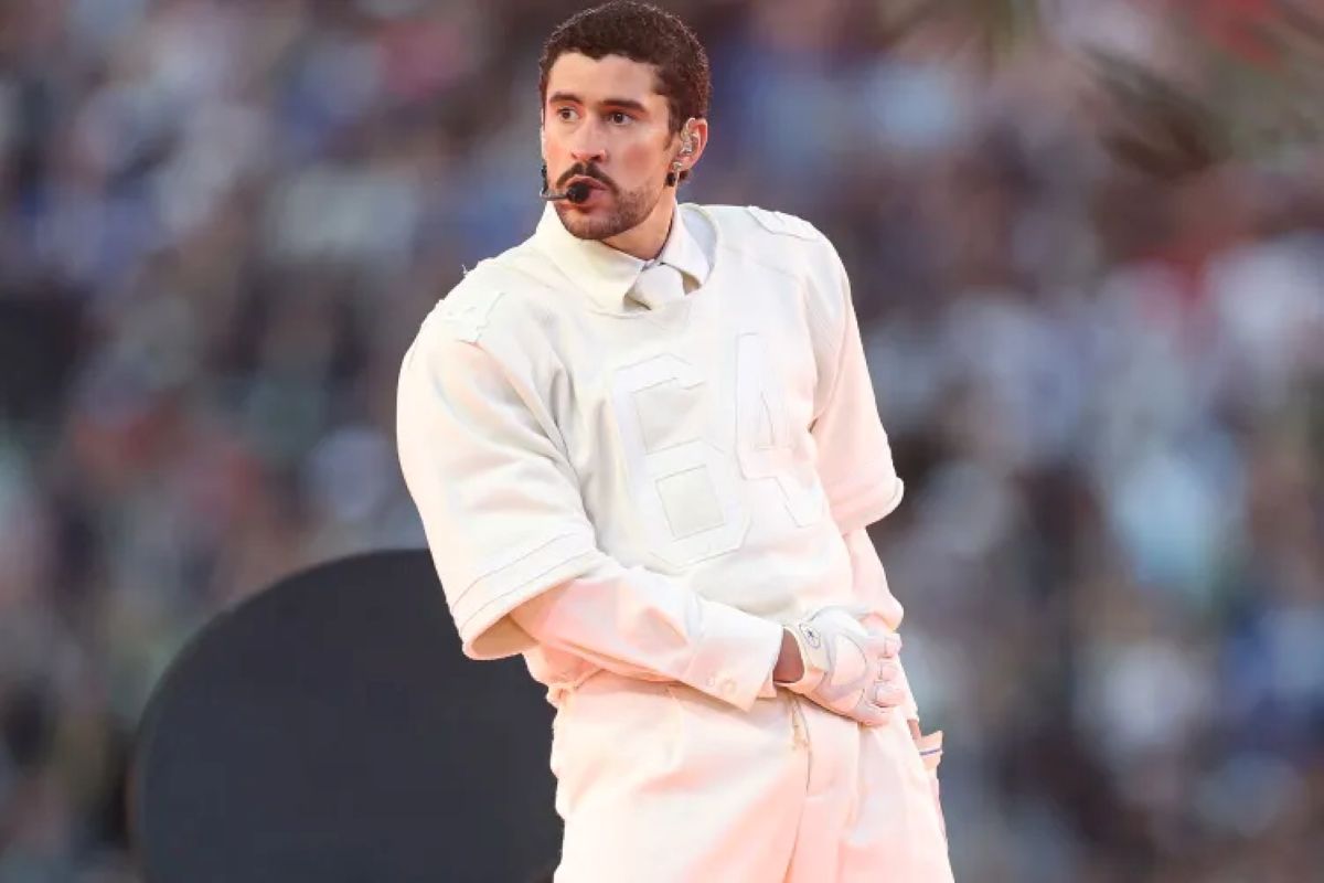 Après le Super Bowl, Bad Bunny s’échappe à Sydney avec Gabriela ...